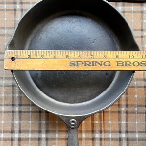 G.M. 8 Initial Cast Iron Skillet - Etsy