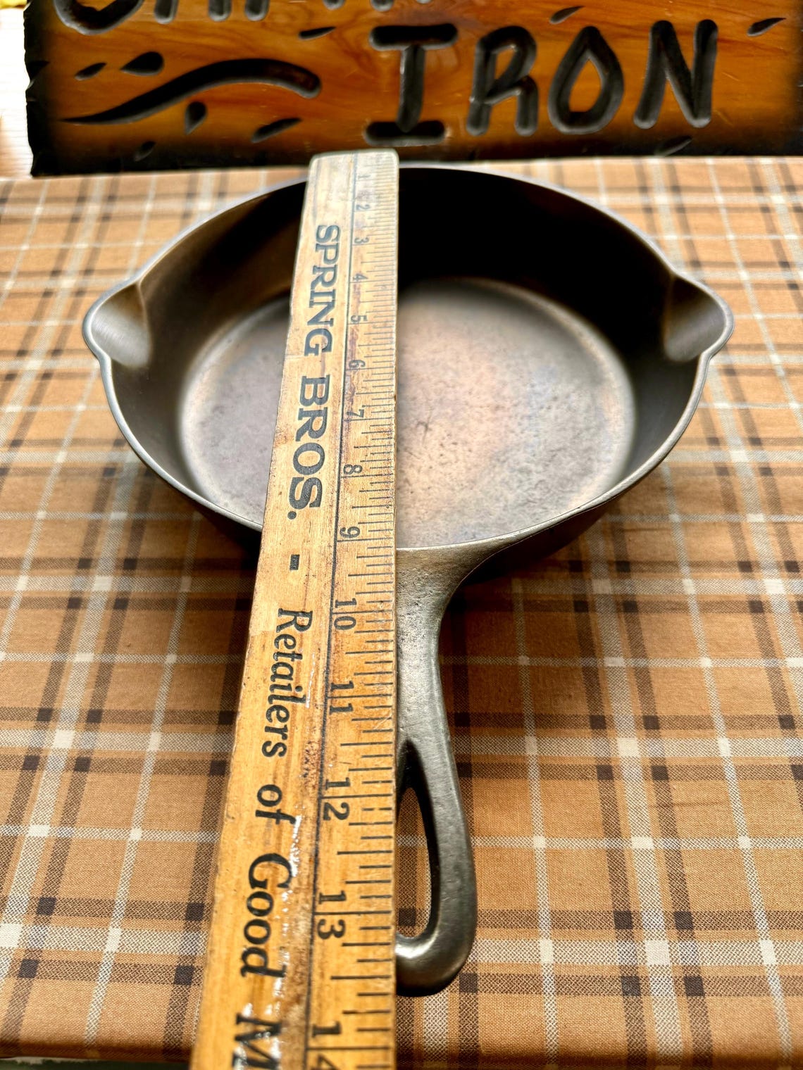Single Notch #6 Lodge Cast Iron Skillet With Raised Molder Mark - Etsy