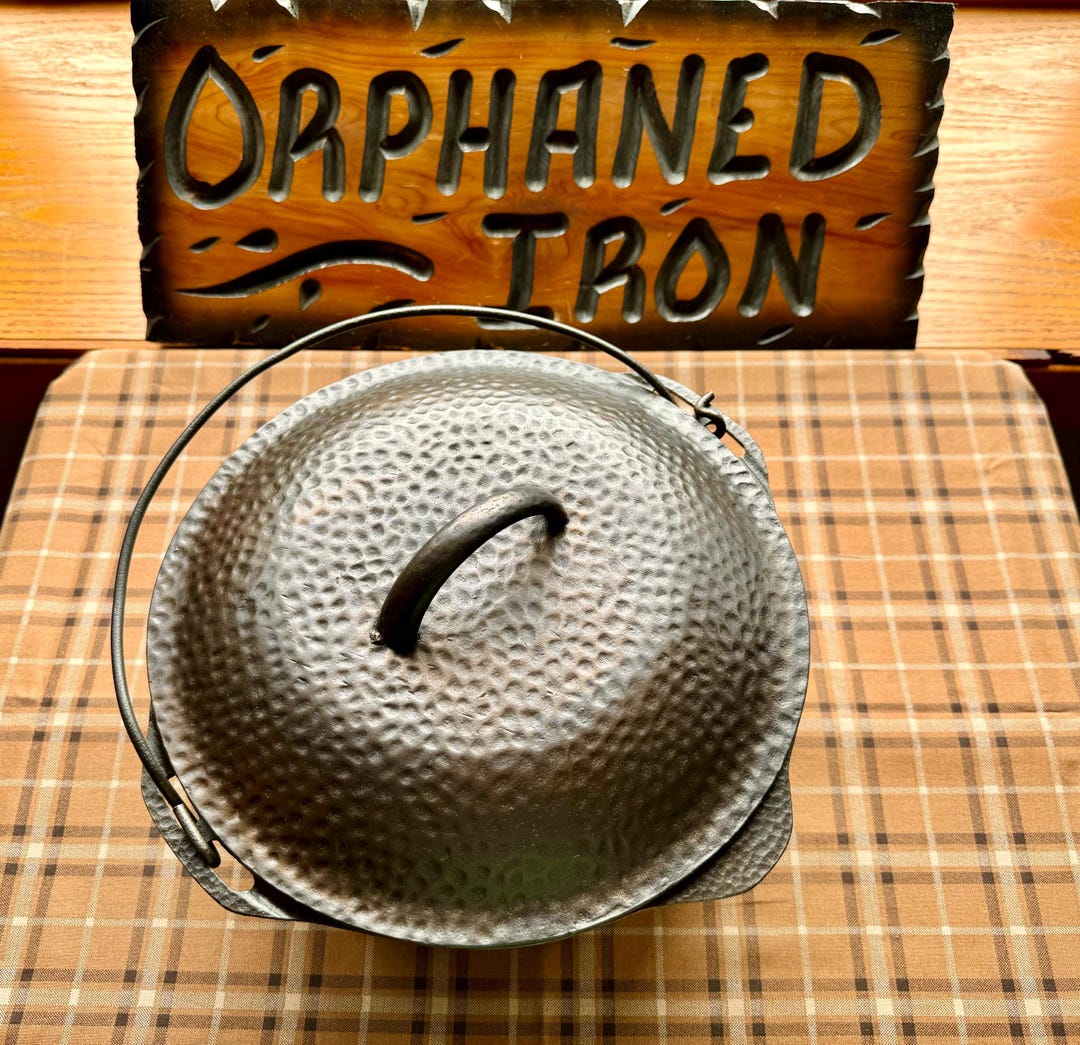Rare! Lodge #8 Hammered Finish Dutch Oven - Etsy