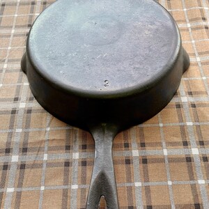 Unmarked Vintage #5 Cast Iron Skillet - Etsy