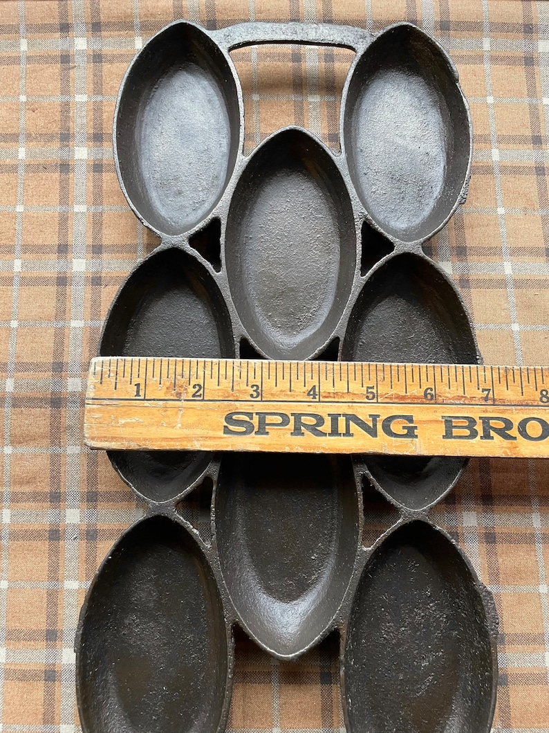 1800s Cast Iron Gem Baking Pan - Etsy
