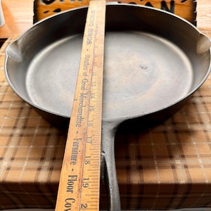 RARE! Chicago Hardware Foundry #14 Diamond Logo Cast Iron Skillet - Etsy