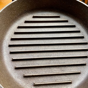 Wagner Ware 9 Stylized Logo Grill Pan Cast Iron Skillet - Etsy