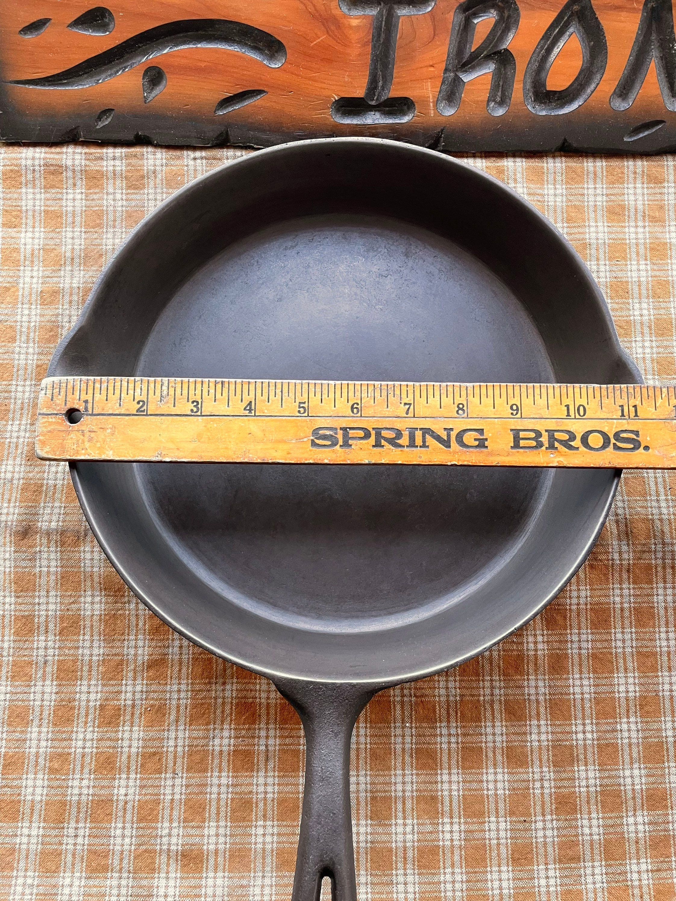 Findlay 9 Canadian Cast Iron Skillet - Etsy