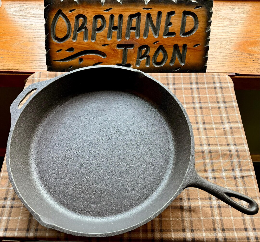 Vintage #14 Cast Iron Skillet With Assist Handle - Etsy