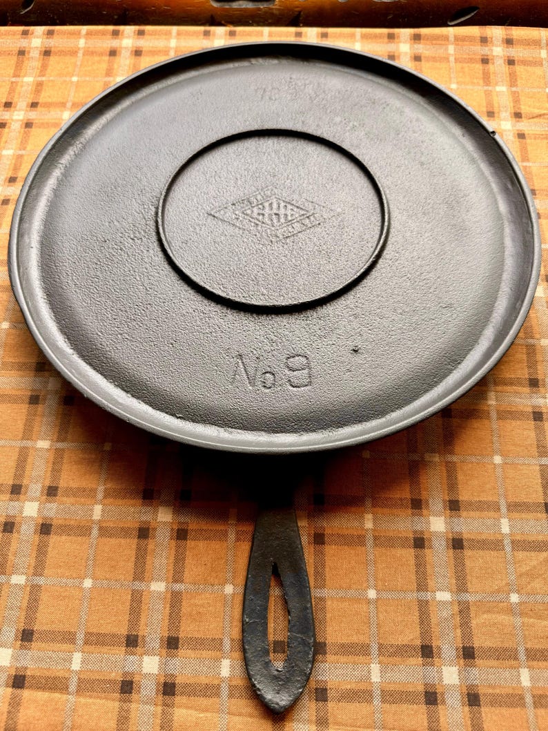 Rare! Griswold Erie #9 Diamond Logo Cast Iron Griddle - Etsy