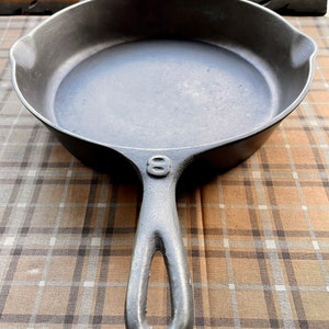 G.M. 8 Initial Cast Iron Skillet - Etsy