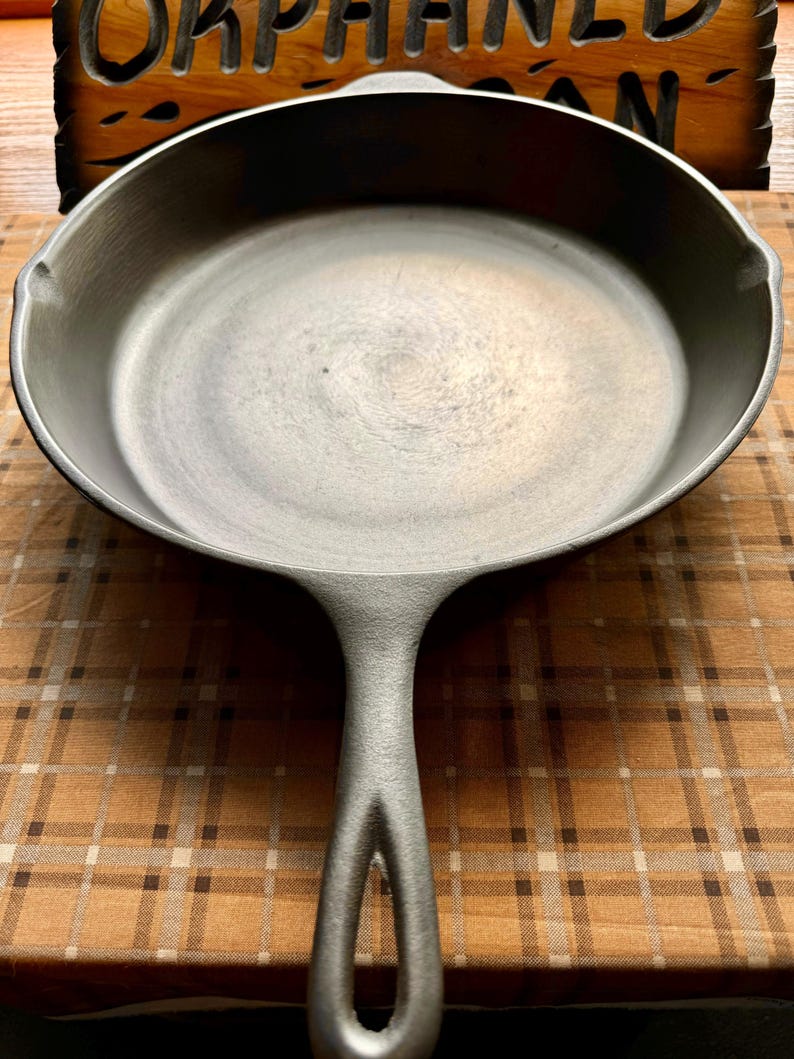 3-notch Lodge #12 Cast Iron Skillet With Basting Lid MIU - Etsy