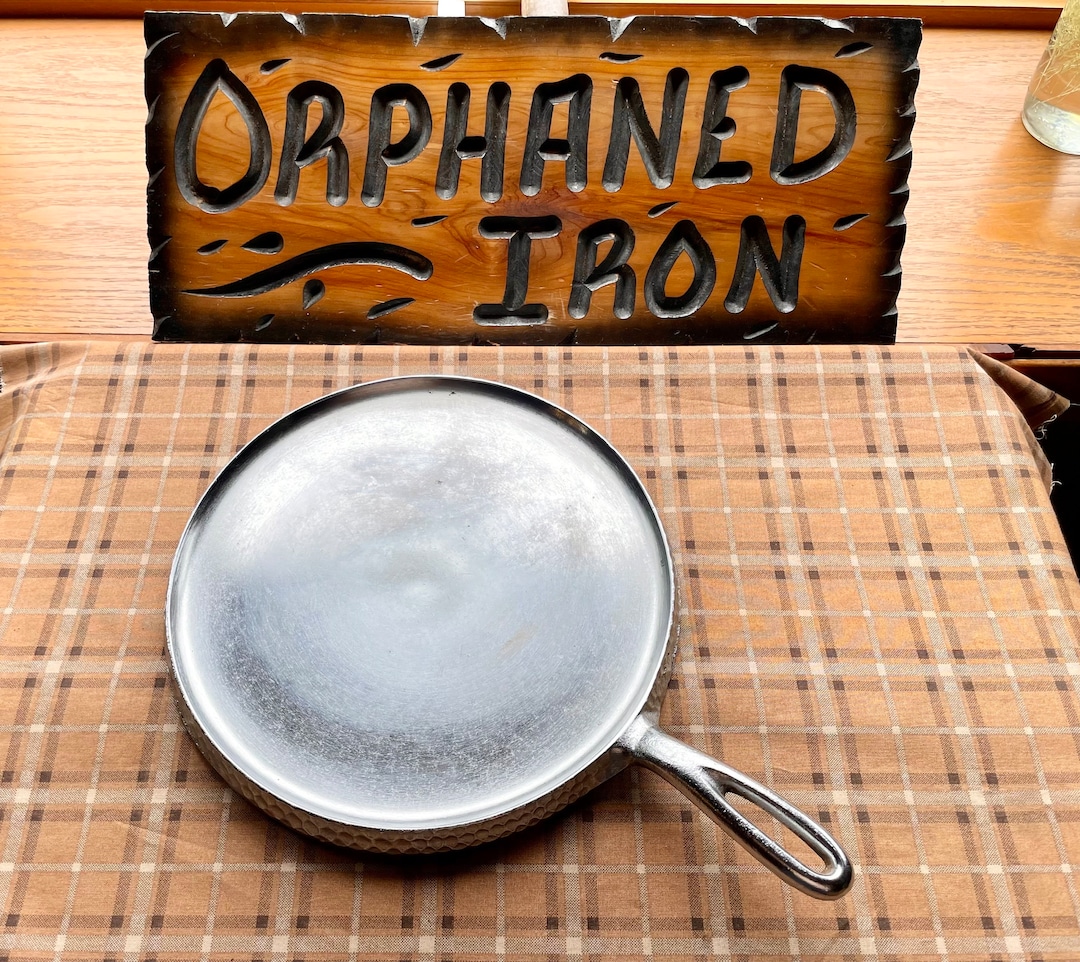 Gorgeous! CHF #9 Chrome Hammered Finish Cast Iron Griddle - Etsy