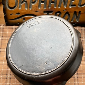 Lodge Raised #8 Arc Logo Cast Iron Skillet With Molders Mark - Etsy