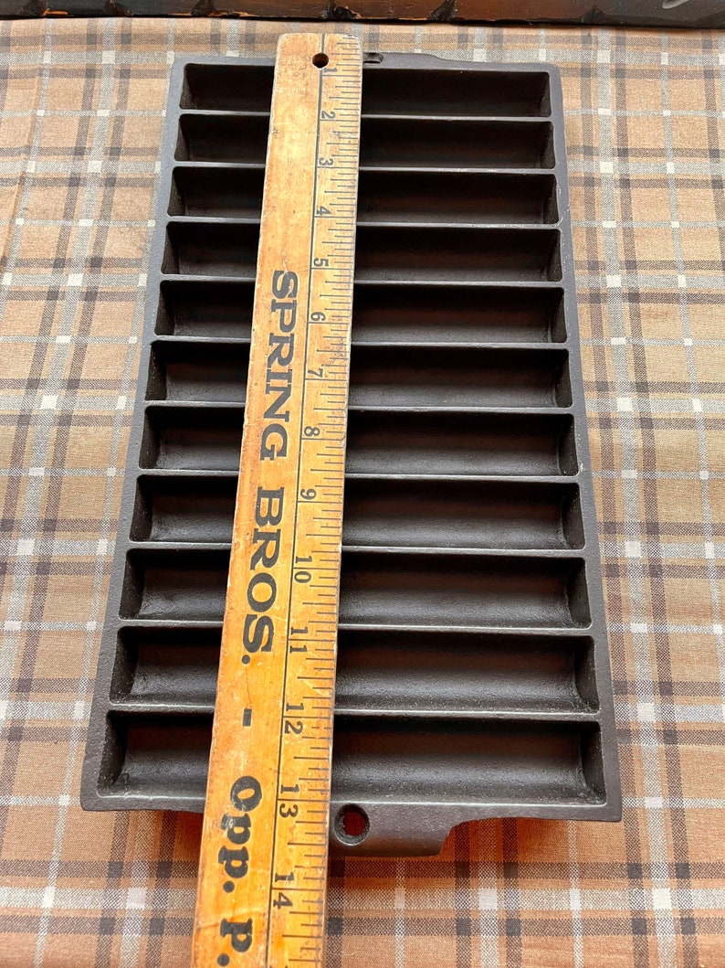 Vintage Unmarked Cast Iron Breadstick Pan - Etsy