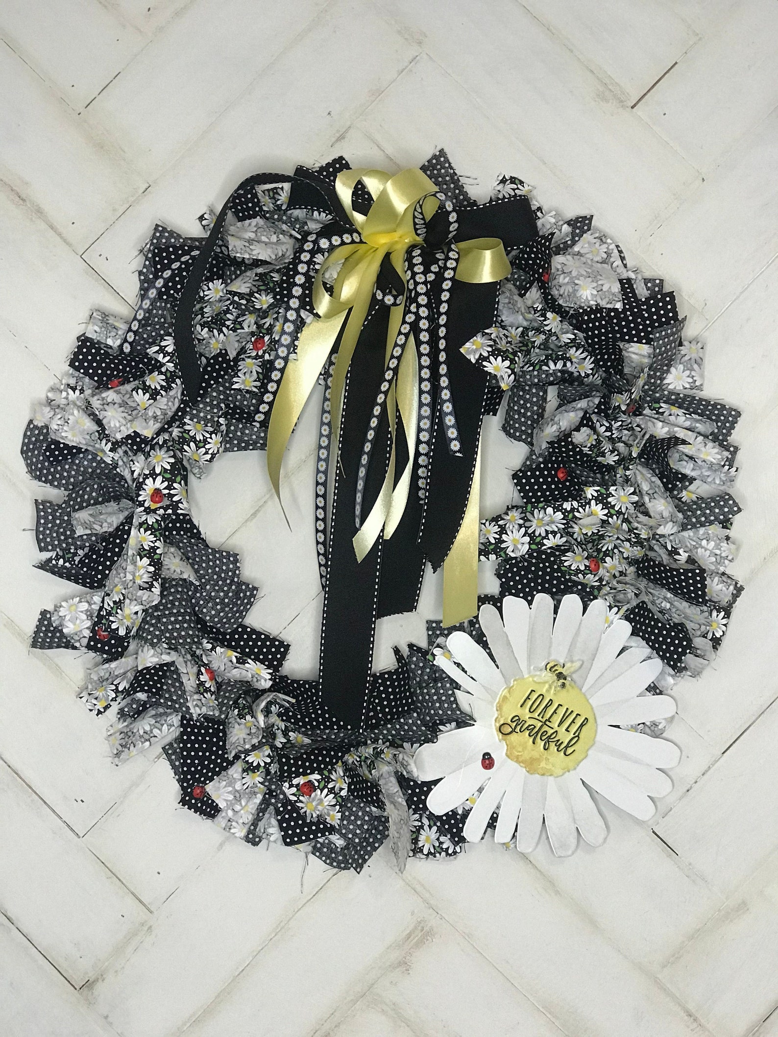 Daisy Wreath - Etsy