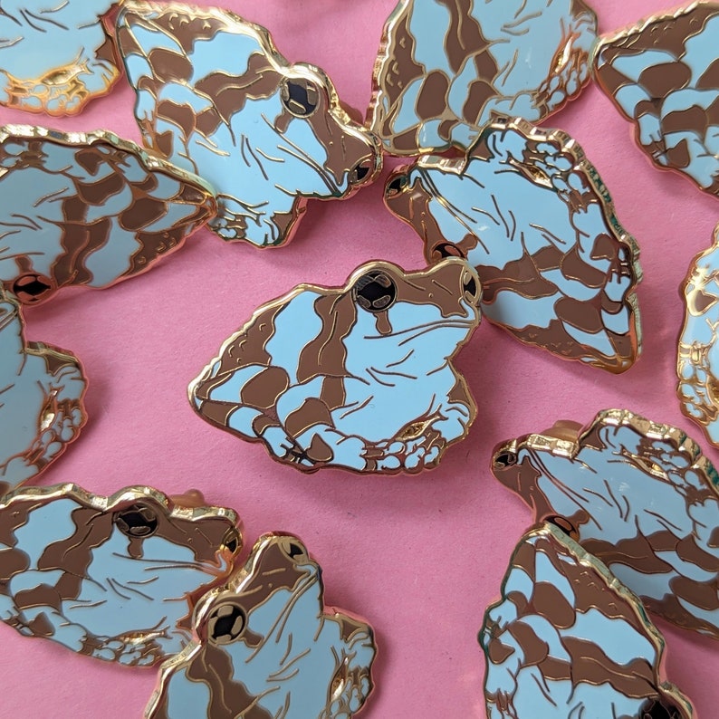 Enamel Pin Pair – Milk Frog, Tree Frog, Nature Lover Badge - Etsy