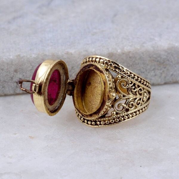 Small Ruby Ring - Etsy