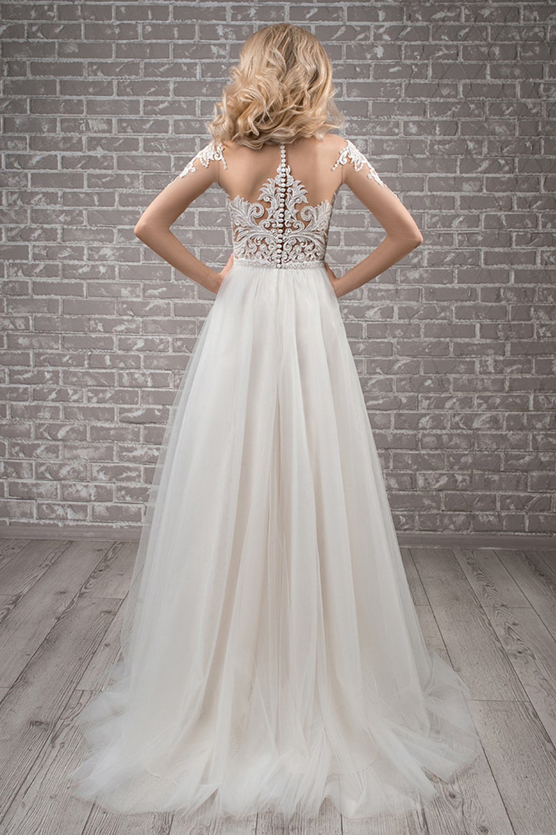 Etsy Guide: 10 Wedding Dresses from Etsy Store: BridallyStore | SMYD