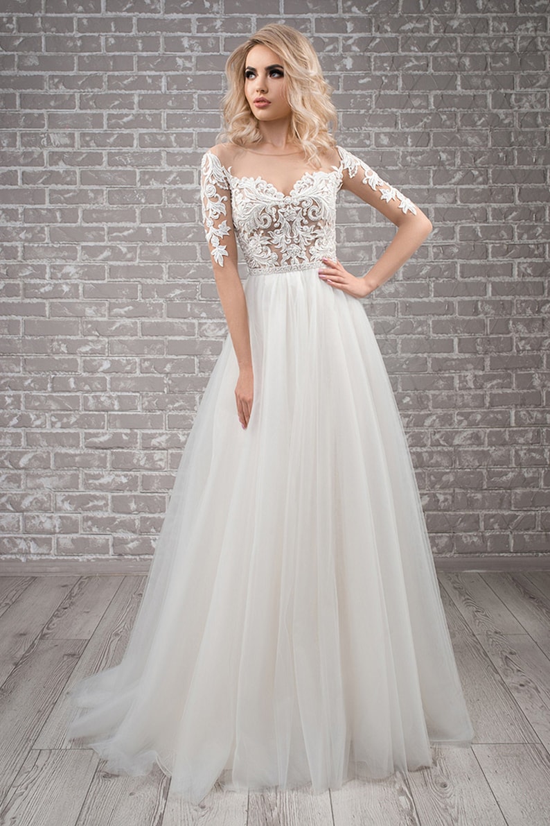 Etsy Guide: 10 Wedding Dresses from Etsy Store: BridallyStore | SMYD