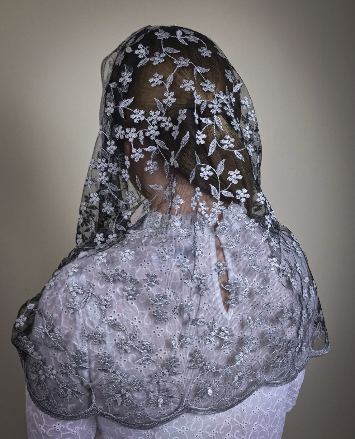 Gray Infinity Veil With Little Flowers Lace church veil | Etsy