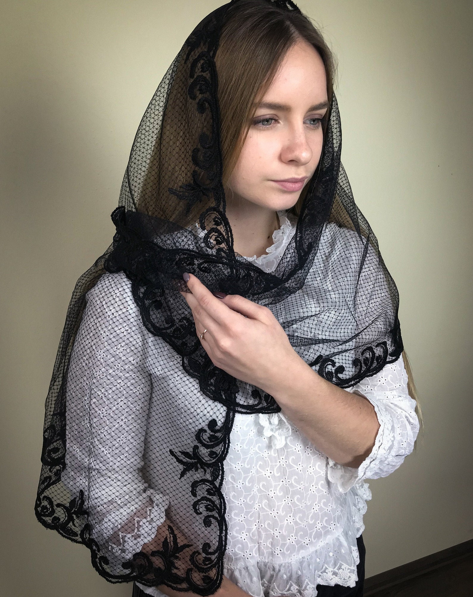 Long red Chapel veil Black church Veil chapel mantilla | Etsy