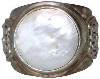 Bezel Set Pearl Ring - Etsy