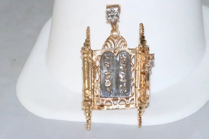 Vintage 14K Two Toned Gold 3D Jewish Torah Scroll Pendent - Etsy