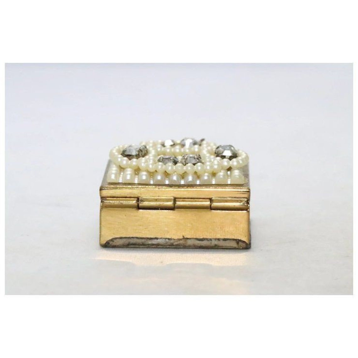 Vintage Wiesner of Miami trickettes Pearl Pill Box - Etsy