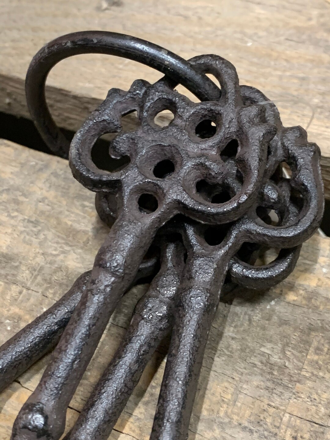 Large Cast Iron Keychain, Decorative Skeleton Keys, Vintage Set Iron ...