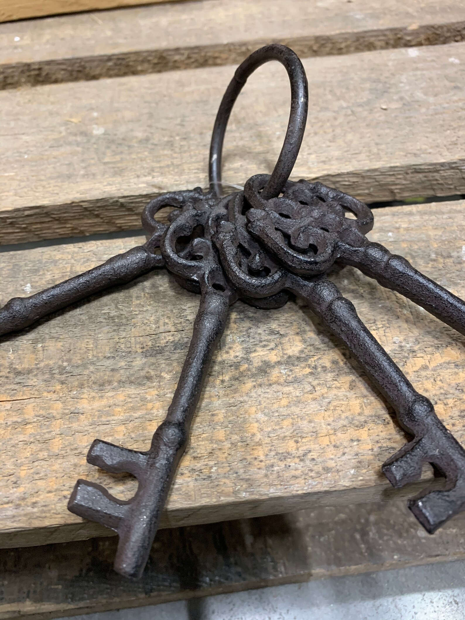 Large Cast Iron Keychain Decorative Skeleton Keys Vintage - Etsy