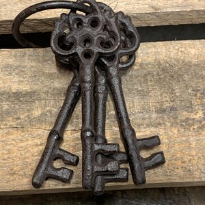Large Cast Iron Keychain, Decorative Skeleton Keys, Vintage Set Iron ...