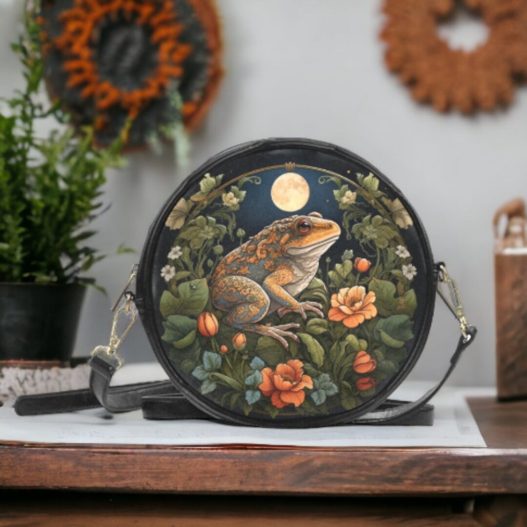 Magic Toad and Moon Floral Round Bag, Goblincore Flowers Toad Cross ...