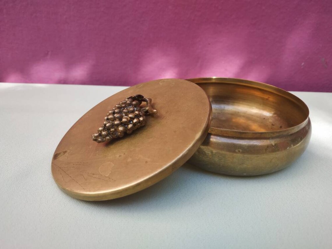 Antique Brass Grapes Box Lidded Bunch of Grapes Box Trinket - Etsy