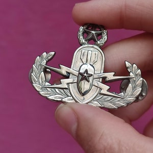 EOD Badge Pin United States Armed Forces Master Disposal Badge ...