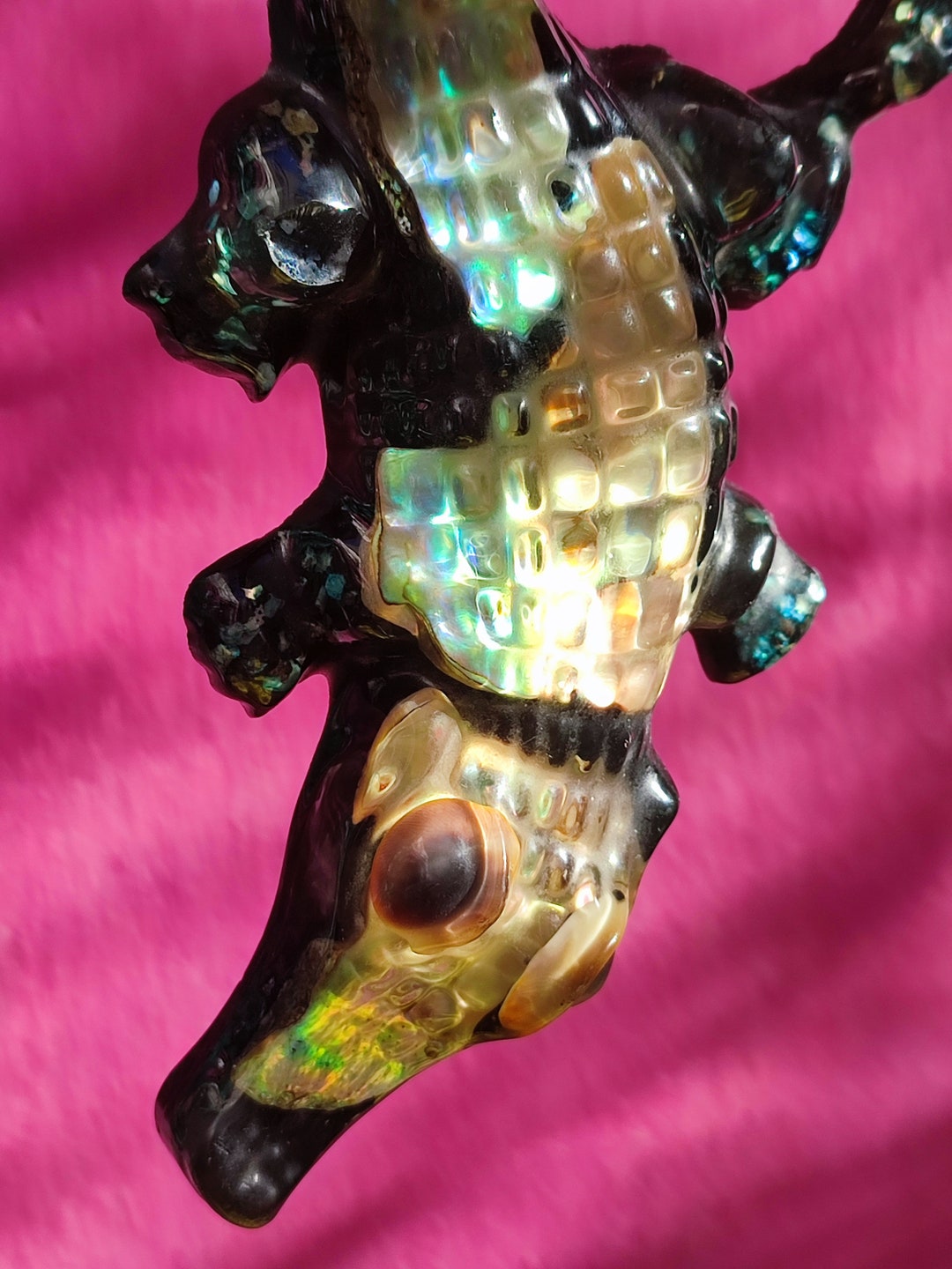 Vtg Lucite Green Alligator Paperweight or Wall Decor Retro Fashion Home ...