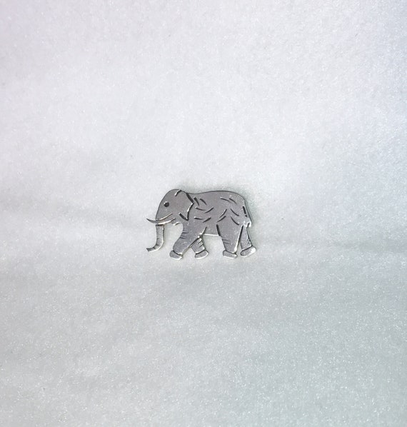Navajo Handmade Elephant Pin - Gem