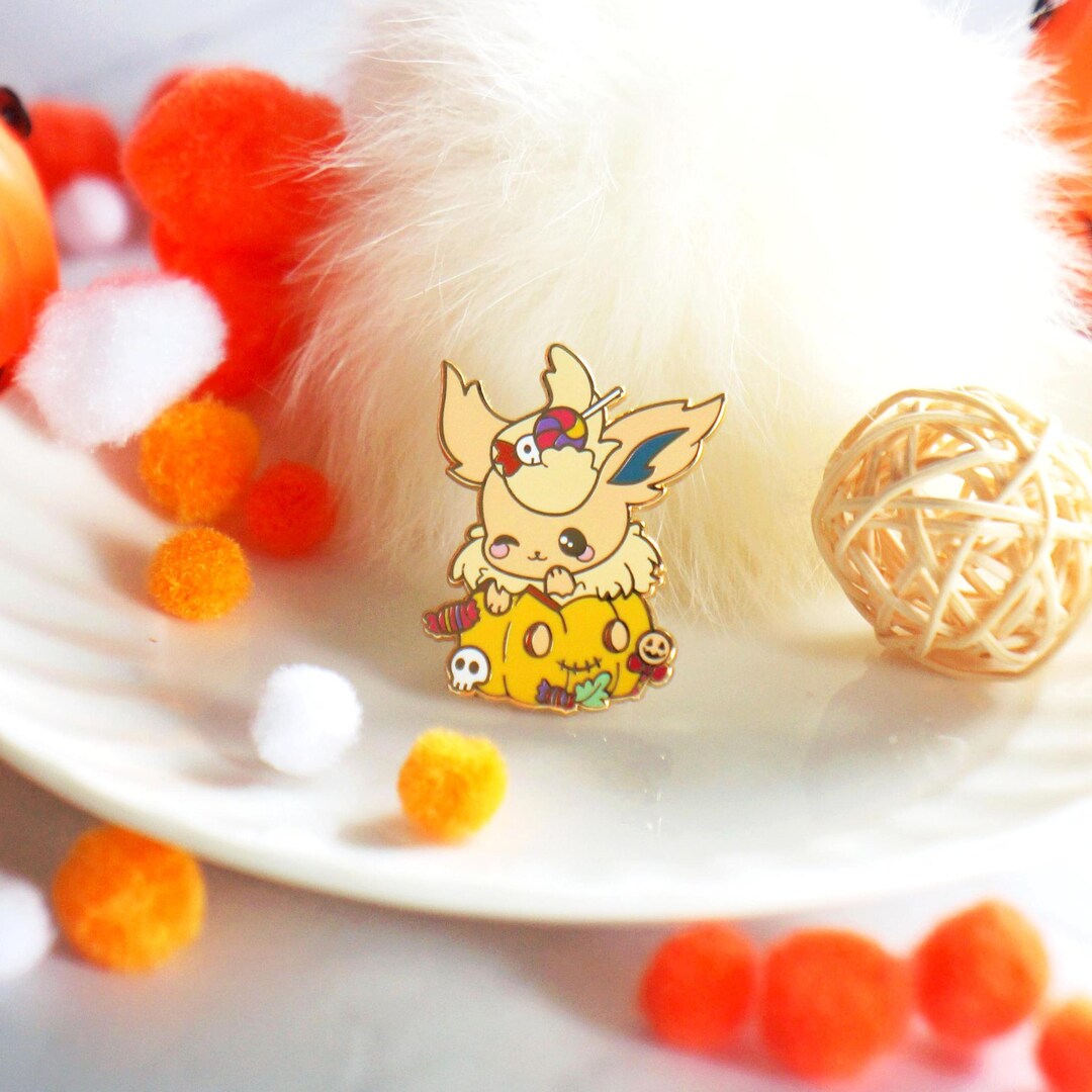 Halloween - Flareon Pumpkin Enamel Pin - Etsy