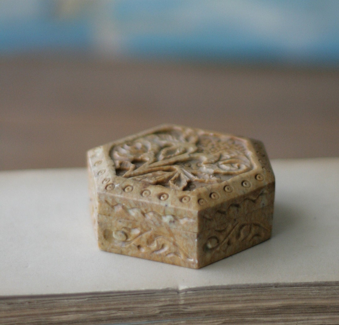 Vintage Hexagonal Hand Carved Soapstone Hinged Trinket Box/jewelry/ring ...
