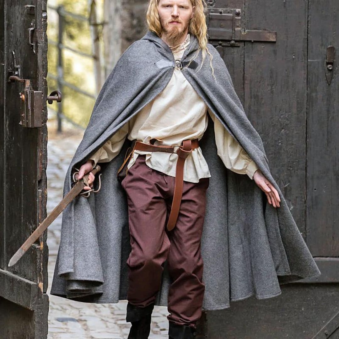 Gray Cloak W/ Wolf Clasp Wool Medieval / Renaissance Cape - Etsy