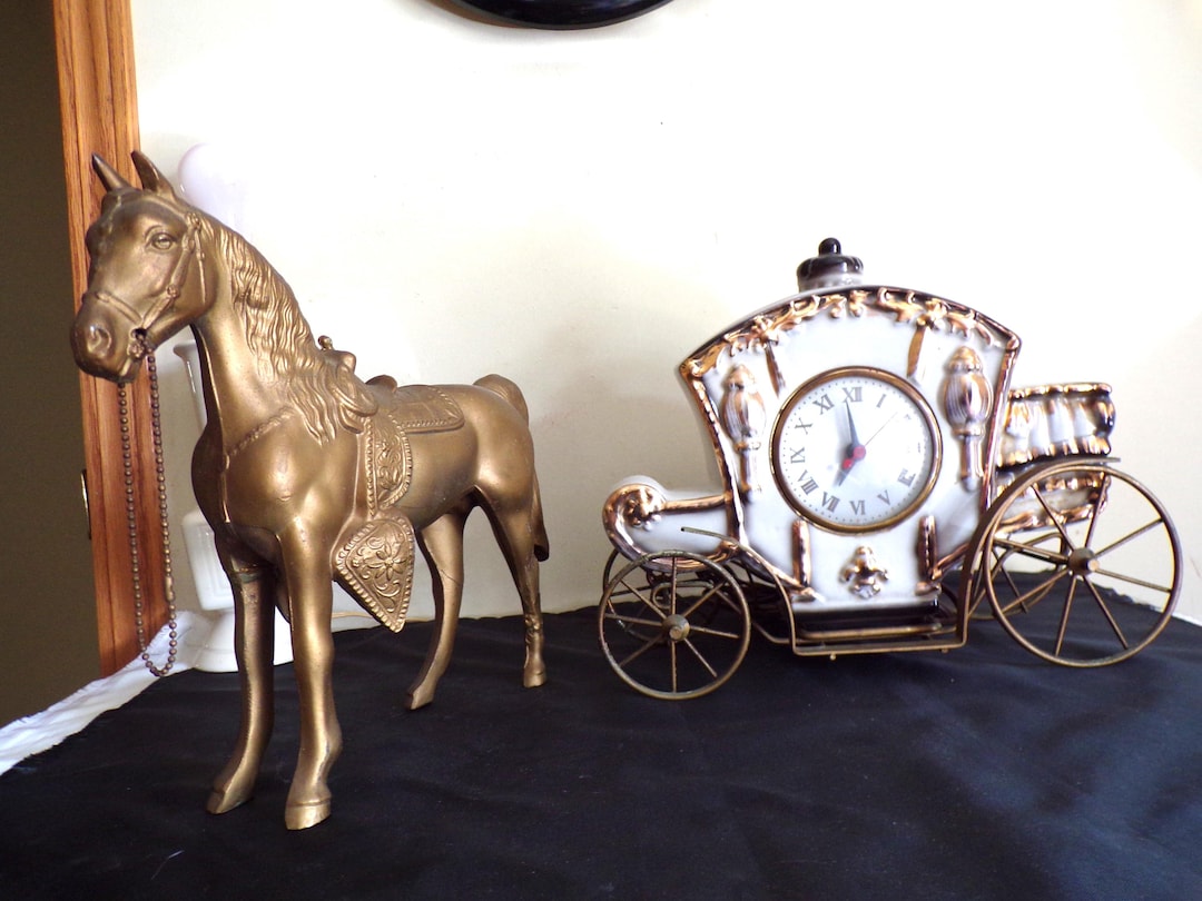 Vintage Carriage Stagecoach With Horse Mantel Clock, 1940's Ceramic TV ...