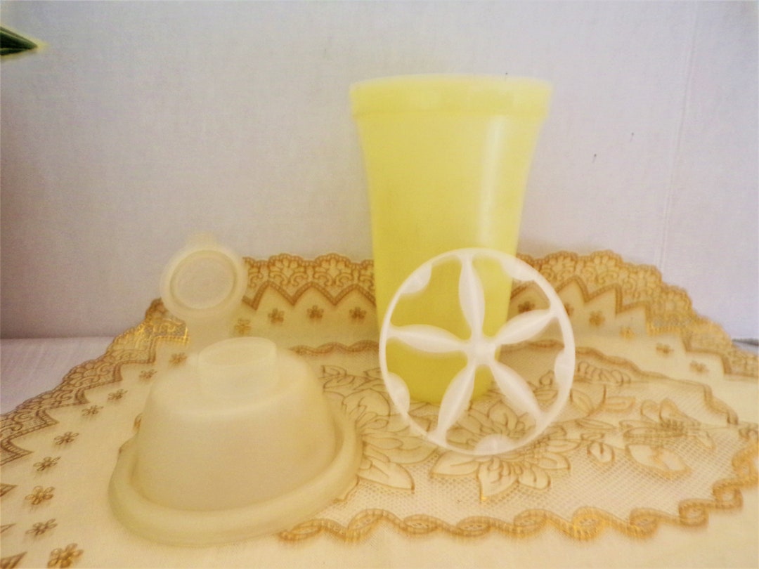 Tupperware Quick Shake Container 3 Piece Set, Cup, Lid, Flip Top and ...