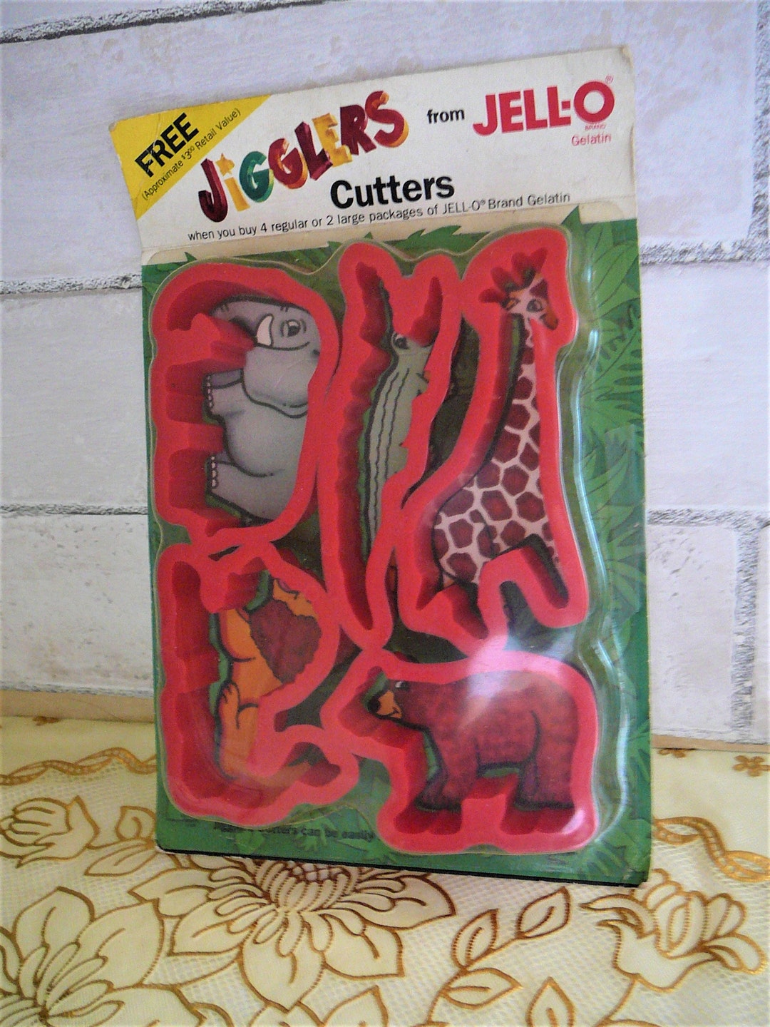 Vintage Jello Mold Jigglers Safari Animal Cutters, Elephant, Giraffe ...