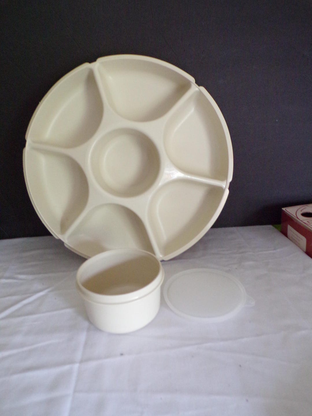 Vintage Tupperware Divided Serving Tray #1664-4 Veggie/relish/ White - Etsy