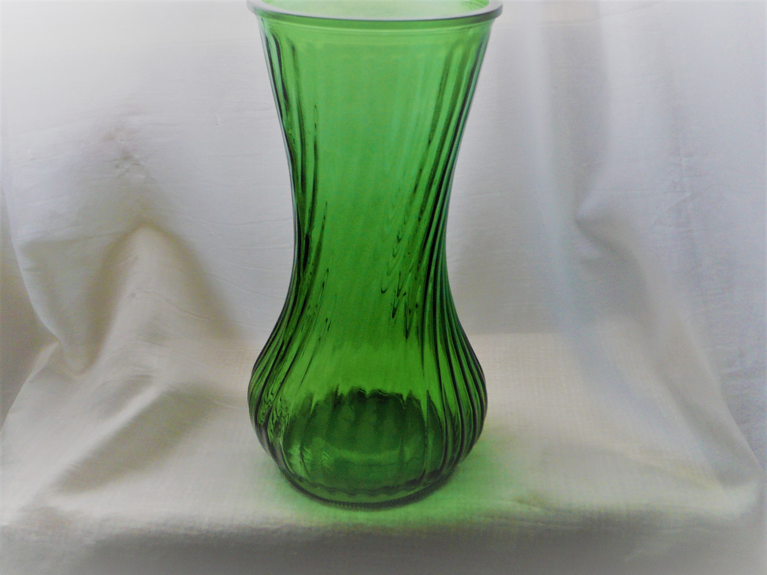 Vintage Emerald Green Hoosier Glass Flower Vase-raised Swirl | Etsy