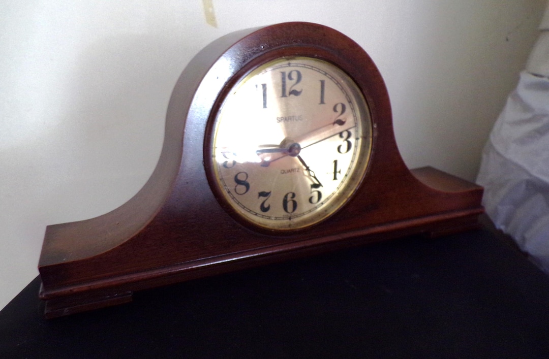 Vintage Spartus Quartz Mantel Clock Acrylic Walnut Finish 14" Long X 7 ...