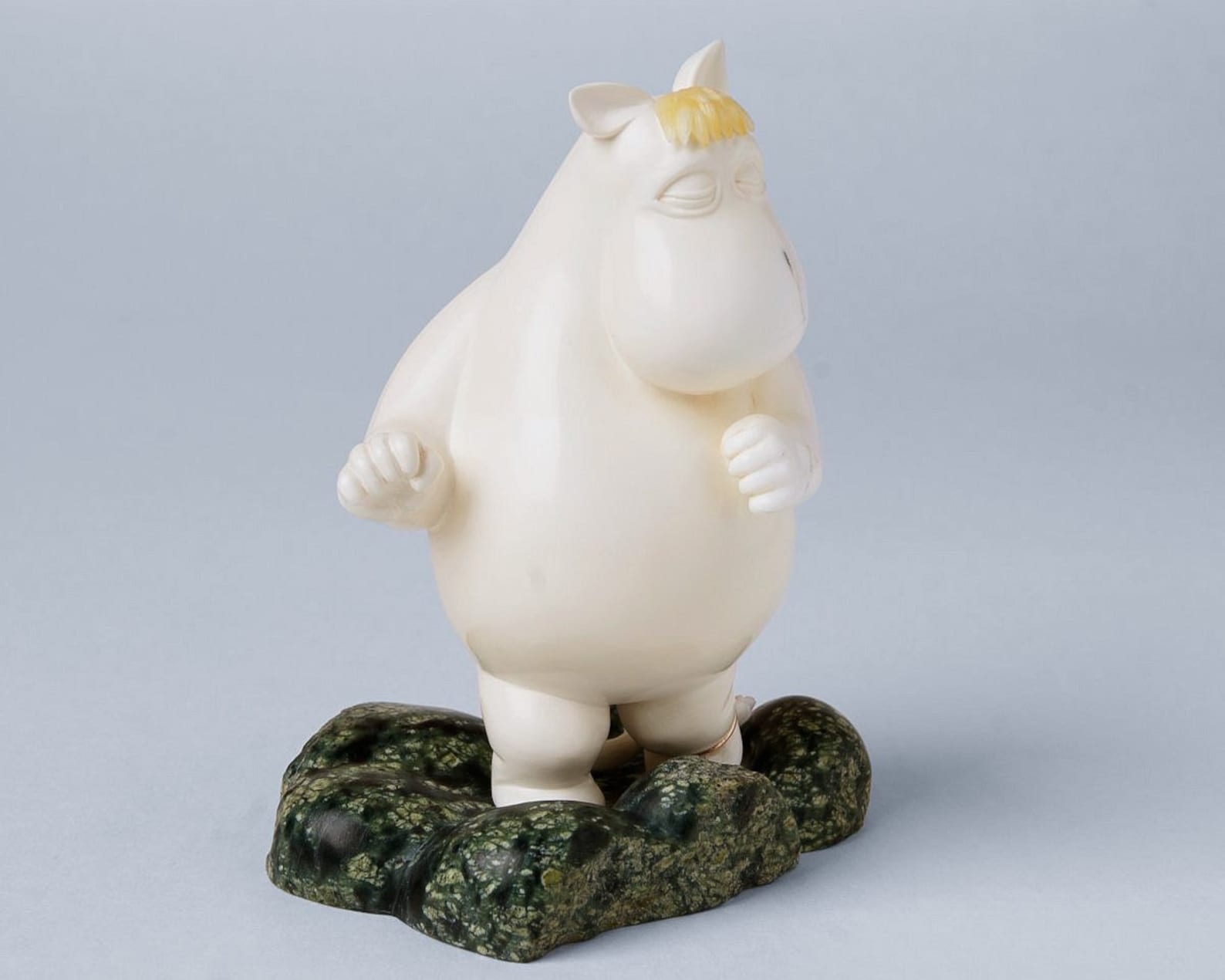Snork Maiden Moomin Figurín - Handmade Art Sculpture, White Cacholong ...