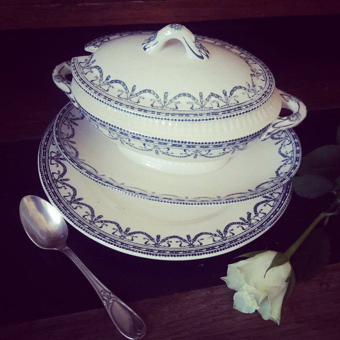 19th Century Salin Louis XVI Sauce Boat and Dinner Plate 2p Set Garland ...