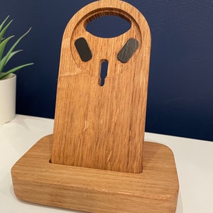 IPhone Magsafe Charging Stand, Solid Oak Docking Station, Qi2 Wireless ...