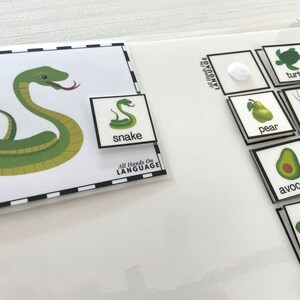 I See GREEN... Interactive Book and Sentence Formulation Activity ...