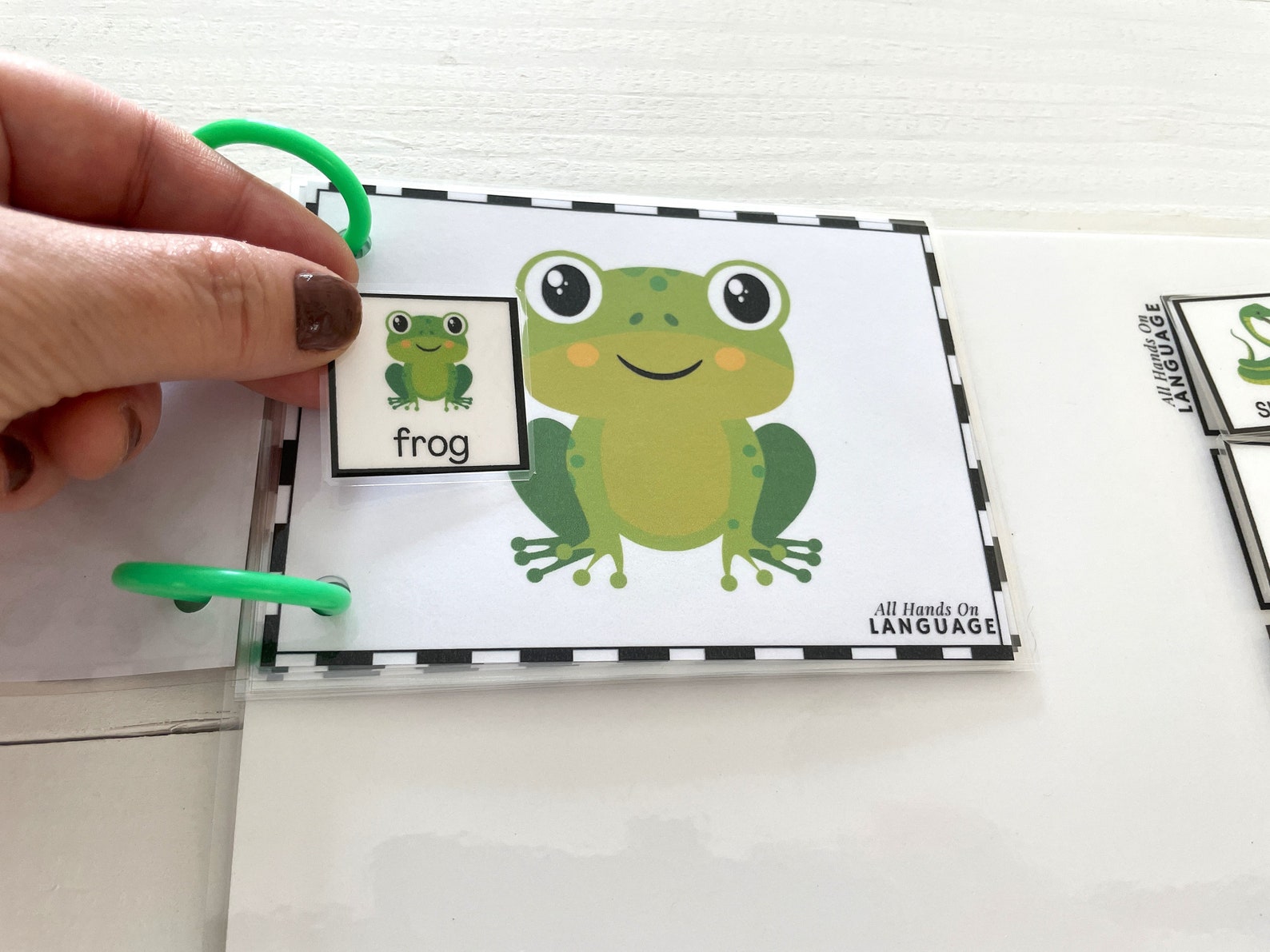 I See GREEN... Interactive Book and Sentence Formulation Activity ...