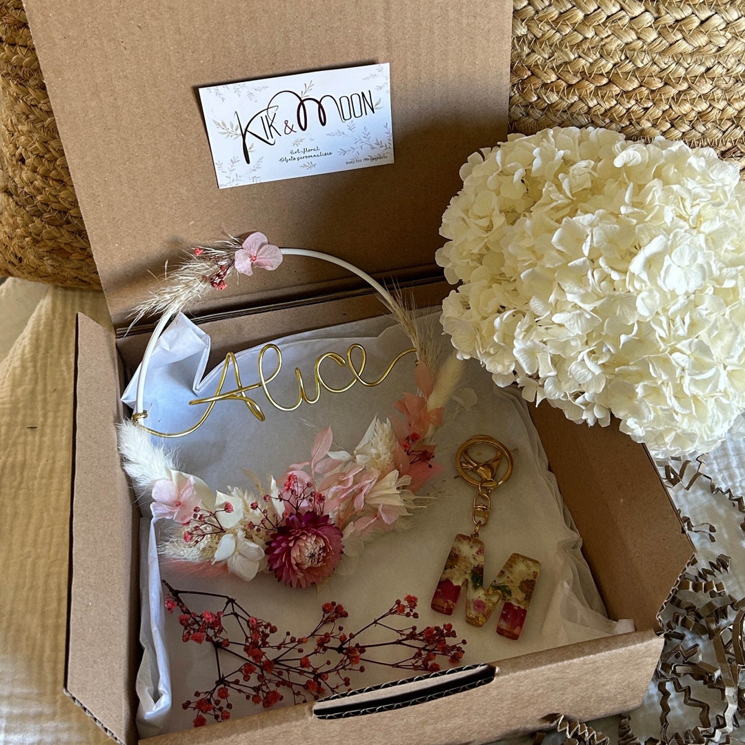 Gift Box, Key Ring and Dried Flower Wreath, Handmade, Christmas Gift ...