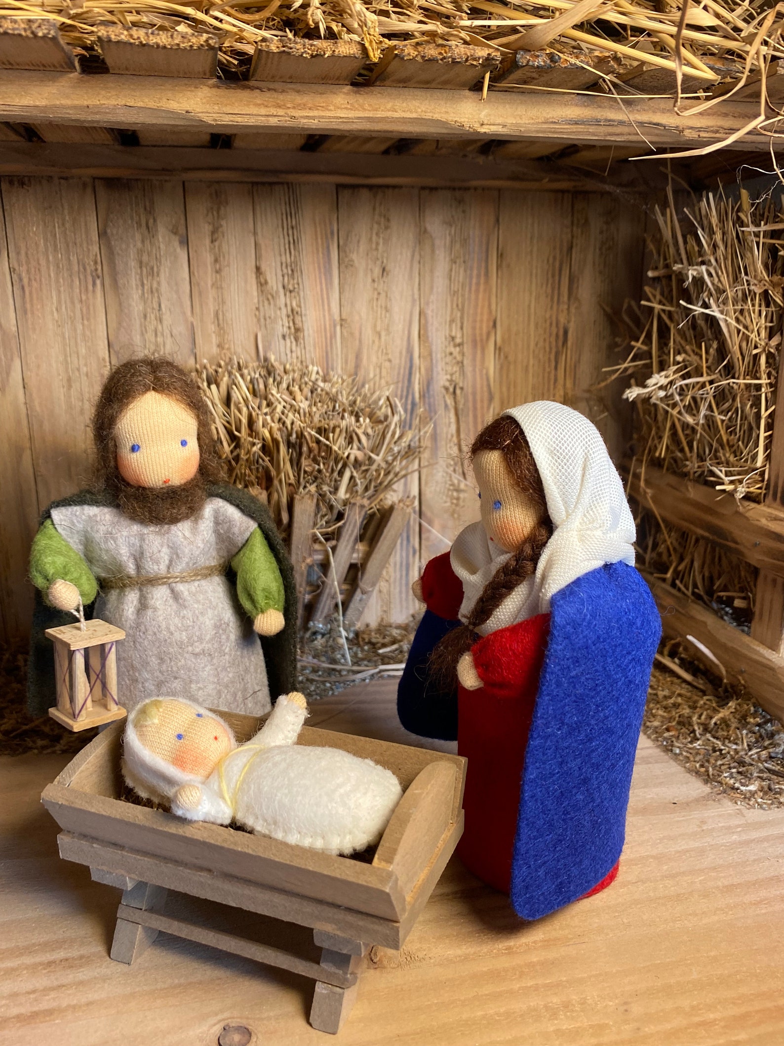 Heilige Familie : Josef Maria und Jesuskind in Krippe - Etsy.de