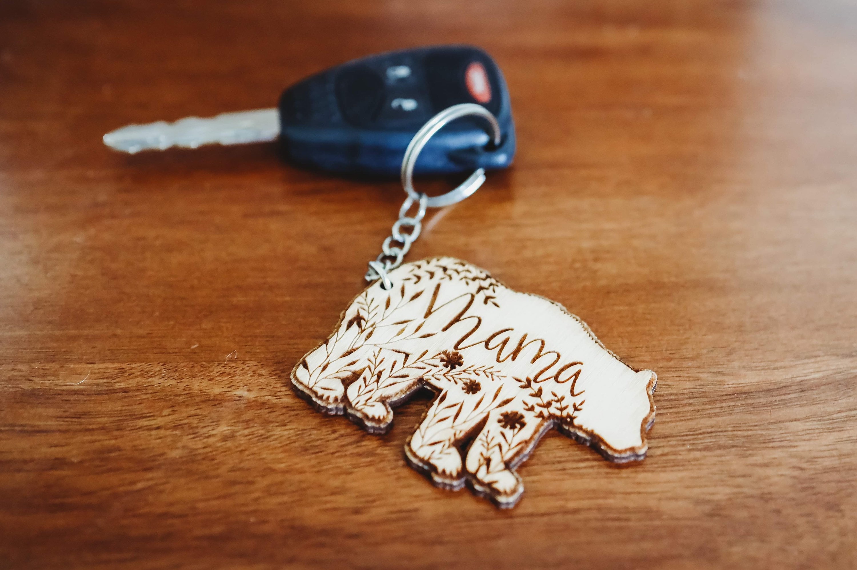 Mama Bear Wooden Keychain Sustainable Gift for Mom, Wooden Floral Mama ...
